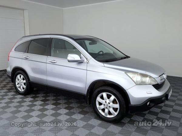 Pelēks Honda CR-V 2007 Tallina, ar dzinēja tilpumu 2.00 L un nobraukumu 354 tūkst. km par 2499 €, foto 1 vietnē AUTOMOTO.COM.LV