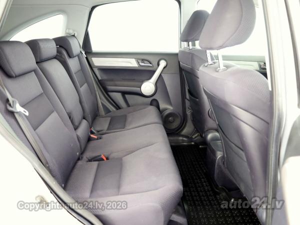 Pelēks Honda CR-V 2007 Tallina, ar dzinēja tilpumu 2.00 L un nobraukumu 354 tūkst. km par 2499 €, foto 8 vietnē AUTOMOTO.COM.LV