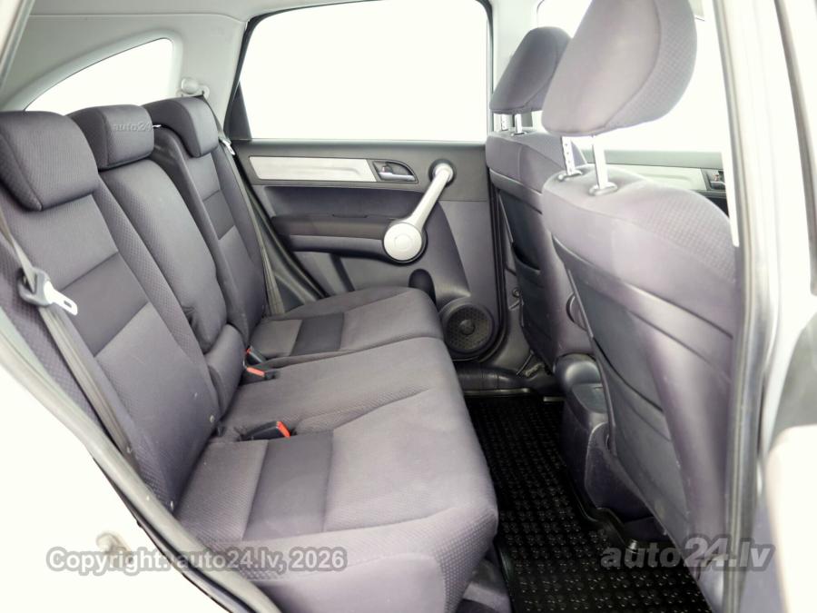 Pelēks Honda CR-V 2007 Tallina, ar dzinēja tilpumu 2.00 L un nobraukumu 354 tūkst. km par 2499 €, foto 8 vietnē AUTOMOTO.COM.LV