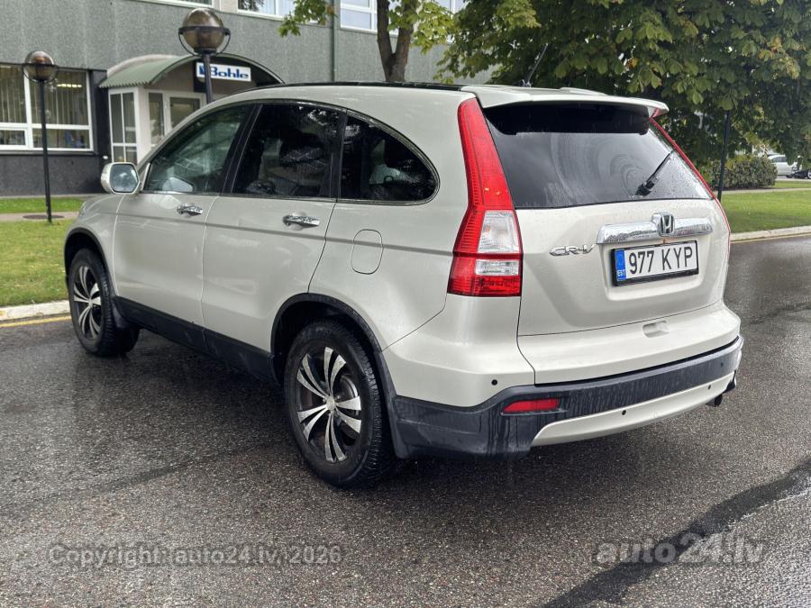 Pelēks Honda CR-V 2007 Tallina, ar dzinēja tilpumu 2.00 L un nobraukumu 310 tūkst. km par 3500 €, foto 5 vietnē AUTOMOTO.COM.LV