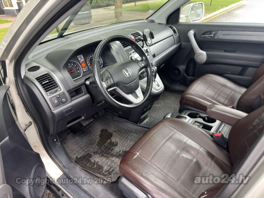 Pelēks Honda CR-V 2007 Tallina, ar dzinēja tilpumu 2.00 L un nobraukumu 310 tūkst. km par 3500 €, foto 10 vietnē AUTOMOTO.COM.LV