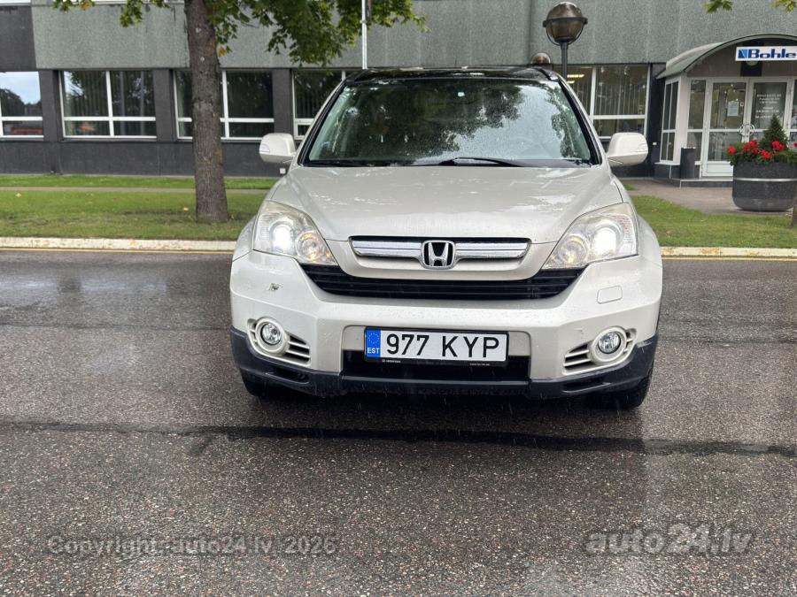Grey Honda CR-V 2007 in Tallinn, with an engine capacity of 2.00 L and mileage of 310 thousand km for 3500 €, photo 3 on AUTOMOTO.COM.LV