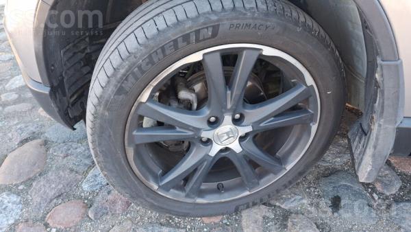 Grey Honda CR-V 2007 in Jelgava, with an engine capacity of 2.20 L and mileage of 253 thousand km for 3700 €, photo 6 on AUTOMOTO.COM.LV