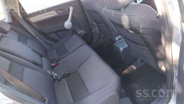 Grey Honda CR-V 2007 in Jelgava, with an engine capacity of 2.20 L and mileage of 253 thousand km for 3700 €, photo 10 on AUTOMOTO.COM.LV