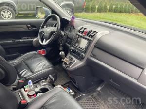 Pelēks Honda CR-V 2007 Valmiera, ar dzinēja tilpumu 2.20 L un nobraukumu 347 tūkst. km par 3500 €, foto 6 vietnē AUTOMOTO.COM.LV