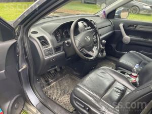 Pelēks Honda CR-V 2007 Valmiera, ar dzinēja tilpumu 2.20 L un nobraukumu 347 tūkst. km par 3500 €, foto 8 vietnē AUTOMOTO.COM.LV