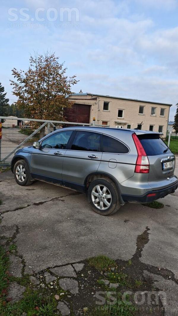 Хонда СРВ 2007 в Огре на AUTOMOTO.COM.LV Серый Хонда СРВ 2007 в Огре, объемом двигателя 2.20 л и пробегом 374 тыс. км за 2000 €, фото 5 на AUTOMOTO.COM.LV