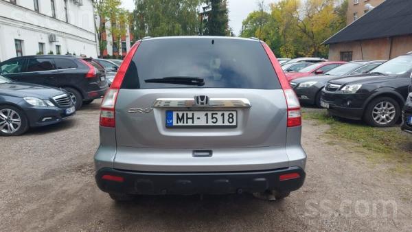 Pelēks Honda CR-V 2007 Daugavpils, ar dzinēja tilpumu 2.20 L un nobraukumu 0 tūkst. km par 3250 €, foto 5 vietnē AUTOMOTO.COM.LV