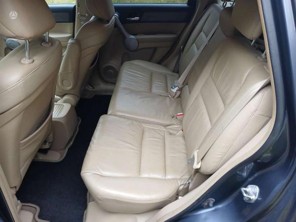Pelēks Honda CR-V 2007 Utena, ar dzinēja tilpumu 2.20 L un nobraukumu 290 tūkst. km par 4200 €, foto 5 vietnē AUTOMOTO.COM.LV