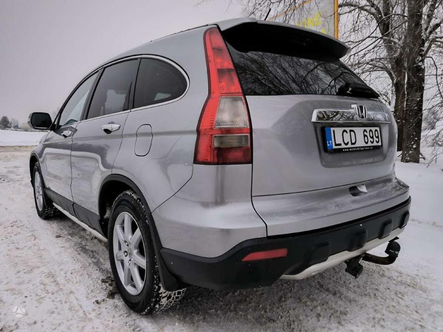 Grey Honda CR-V 2008 in Trakai, with an engine capacity of 2.20 L and mileage of 292 thousand km for 3850 €, photo 3 on AUTOMOTO.COM.LV