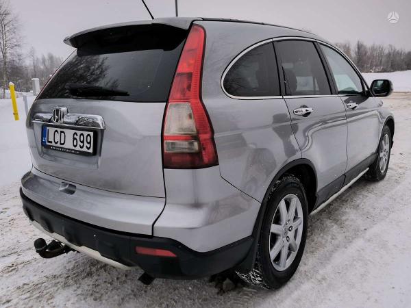 Pelēks Honda CR-V 2008 Trakai, ar dzinēja tilpumu 2.20 L un nobraukumu 292 tūkst. km par 3850 €, foto 4 vietnē AUTOMOTO.COM.LV