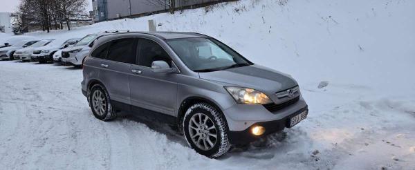 Grey Honda CR-V 2008 in Vilnius, with an engine capacity of 2.20 L and mileage of 370 thousand km for 3170 €, photo 1 on AUTOMOTO.COM.LV