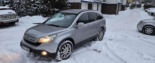 Grey Honda CR-V 2008 in Vilnius, with an engine capacity of 2.20 L and mileage of 370 thousand km for 3170 €, photo 2 on AUTOMOTO.COM.LV