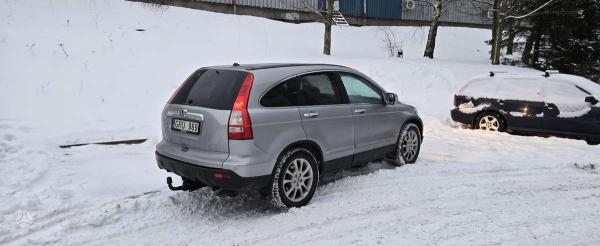 Grey Honda CR-V 2008 in Vilnius, with an engine capacity of 2.20 L and mileage of 370 thousand km for 3170 €, photo 4 on AUTOMOTO.COM.LV