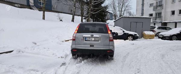 Grey Honda CR-V 2008 in Vilnius, with an engine capacity of 2.20 L and mileage of 370 thousand km for 3170 €, photo 5 on AUTOMOTO.COM.LV