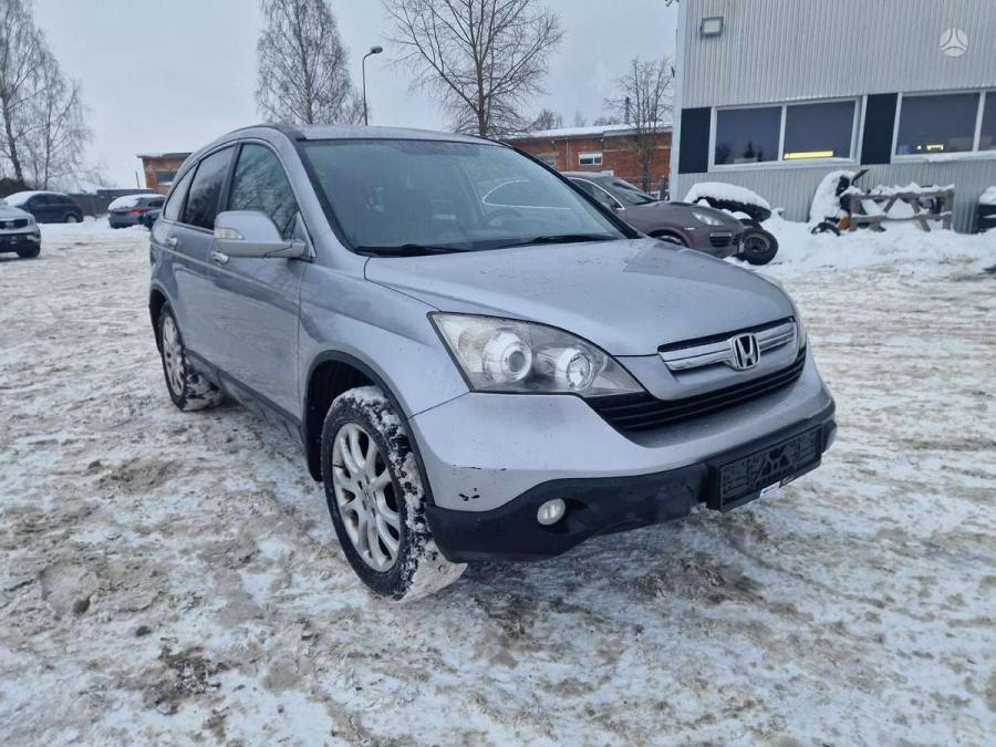 Grey Honda CR-V 2008 in Ukmerge, with an engine capacity of 2.20 L and mileage of 210 thousand km for 4150 €, photo 3 on AUTOMOTO.COM.LV