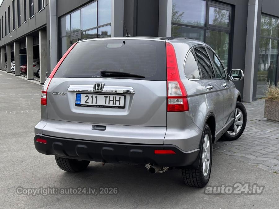 Grey Honda CR-V 2008 in Tallinn, with an engine capacity of 2.00 L and mileage of 220 thousand km for 3599 €, photo 8 on AUTOMOTO.COM.LV