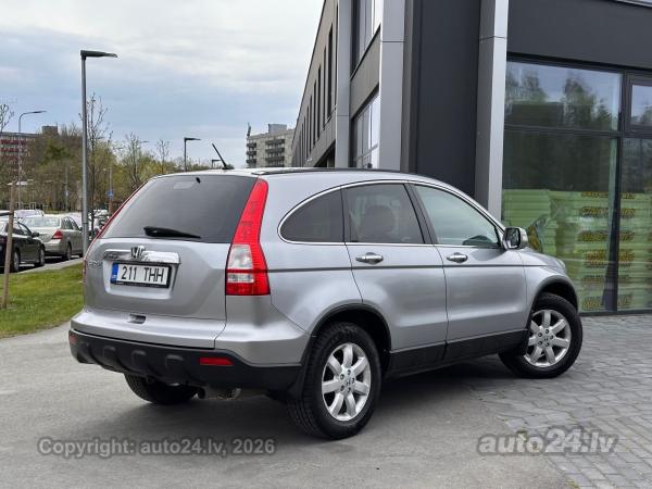 Pelēks Honda CR-V 2008 Tallina, ar dzinēja tilpumu 2.00 L un nobraukumu 220 tūkst. km par 3599 €, foto 8 vietnē AUTOMOTO.COM.LV