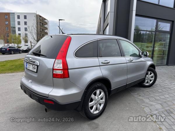 Pelēks Honda CR-V 2008 Tallina, ar dzinēja tilpumu 2.00 L un nobraukumu 220 tūkst. km par 3599 €, foto 9 vietnē AUTOMOTO.COM.LV