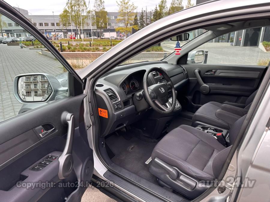 Grey Honda CR-V 2008 in Tallinn, with an engine capacity of 2.00 L and mileage of 220 thousand km for 3599 €, photo 14 on AUTOMOTO.COM.LV