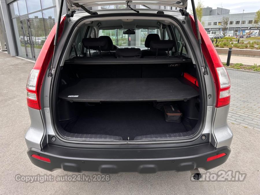 Grey Honda CR-V 2008 in Tallinn, with an engine capacity of 2.00 L and mileage of 220 thousand km for 3599 €, photo 20 on AUTOMOTO.COM.LV
