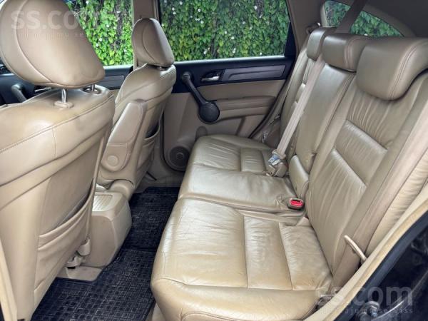 Pelēks Honda CR-V 2008 Rīga, ar dzinēja tilpumu 2.20 L un nobraukumu 346 tūkst. km par 2990 €, foto 6 vietnē AUTOMOTO.COM.LV