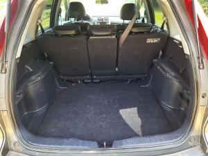 Grey Honda CR-V 2008 in Plunge, with an engine capacity of 2.20 L and mileage of 243 thousand km for 2500 €, photo 17 on AUTOMOTO.COM.LV