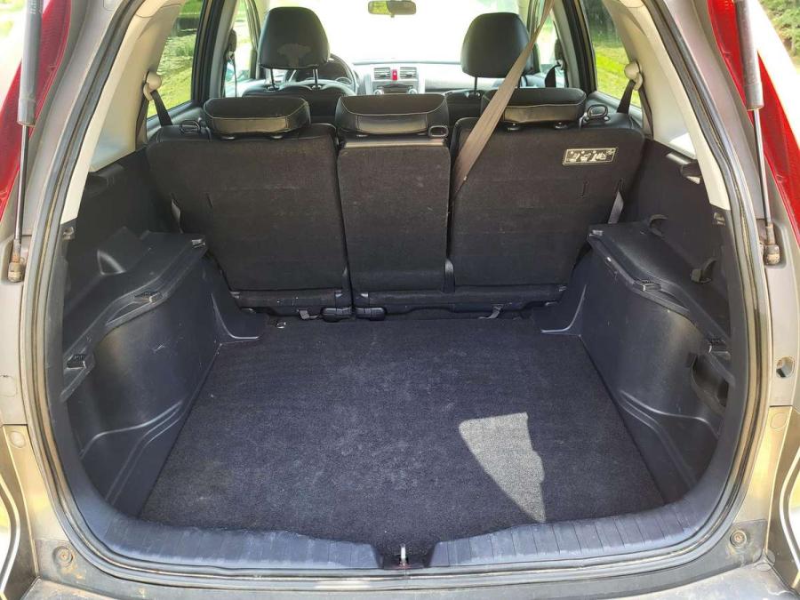 Grey Honda CR-V 2008 in Plunge, with an engine capacity of 2.20 L and mileage of 243 thousand km for 2500 €, photo 17 on AUTOMOTO.COM.LV