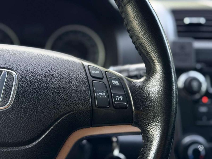 Pelēks Honda CR-V 2008 Utena, ar dzinēja tilpumu 2.00 L un nobraukumu 440 tūkst. km par 3990 €, foto 33 vietnē AUTOMOTO.COM.LV