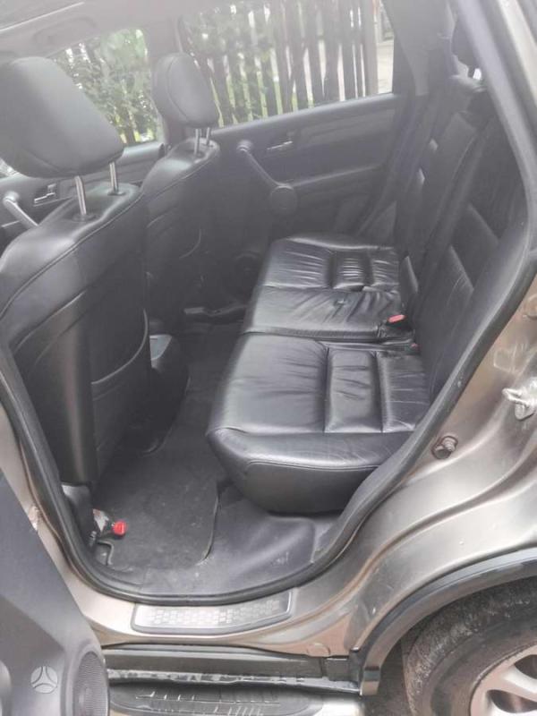 Grey Honda CR-V 2008 in Vilnius, with an engine capacity of 2.20 L and mileage of 294 thousand km for 4250 €, photo 8 on AUTOMOTO.COM.LV