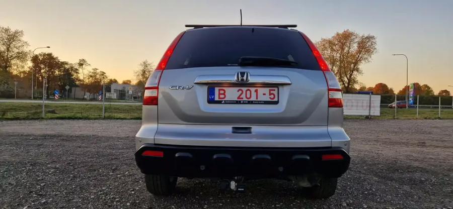 Pelēks Honda CR-V 2008 Daugavpils, ar dzinēja tilpumu 2.20 L un nobraukumu 193 tūkst. km par 6150 €, foto 5 vietnē AUTOMOTO.COM.LV