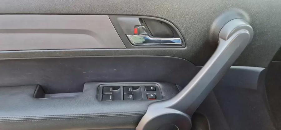 Pelēks Honda CR-V 2008 Daugavpils, ar dzinēja tilpumu 2.20 L un nobraukumu 193 tūkst. km par 6150 €, foto 21 vietnē AUTOMOTO.COM.LV