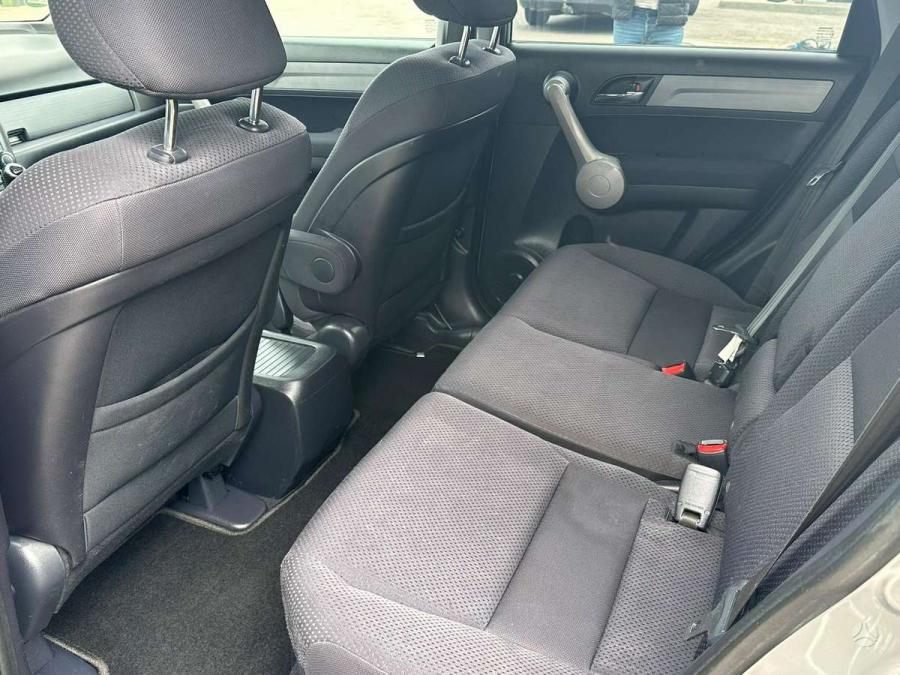 Pelēks Honda CR-V 2008 Utena, ar dzinēja tilpumu 2.20 L un nobraukumu 191 tūkst. km par 6350 €, foto 16 vietnē AUTOMOTO.COM.LV
