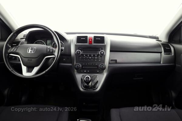 Grey Honda CR-V 2008 in Tallinn, with an engine capacity of 2.00 L and mileage of 196 thousand km for 2999 €, photo 5 on AUTOMOTO.COM.LV