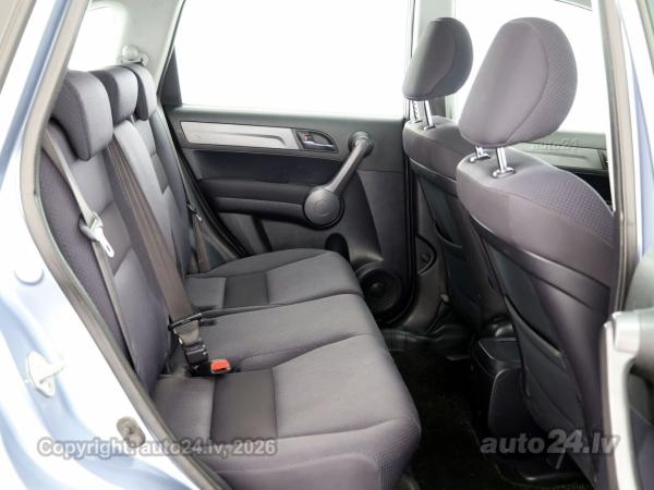 Grey Honda CR-V 2008 in Tallinn, with an engine capacity of 2.00 L and mileage of 196 thousand km for 2999 €, photo 7 on AUTOMOTO.COM.LV