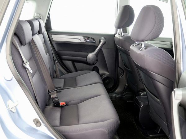 Grey Honda CR-V 2008 in Tallinn, with an engine capacity of 2.00 L and mileage of 196 thousand km for 2999 €, photo 7 on AUTOMOTO.COM.LV
