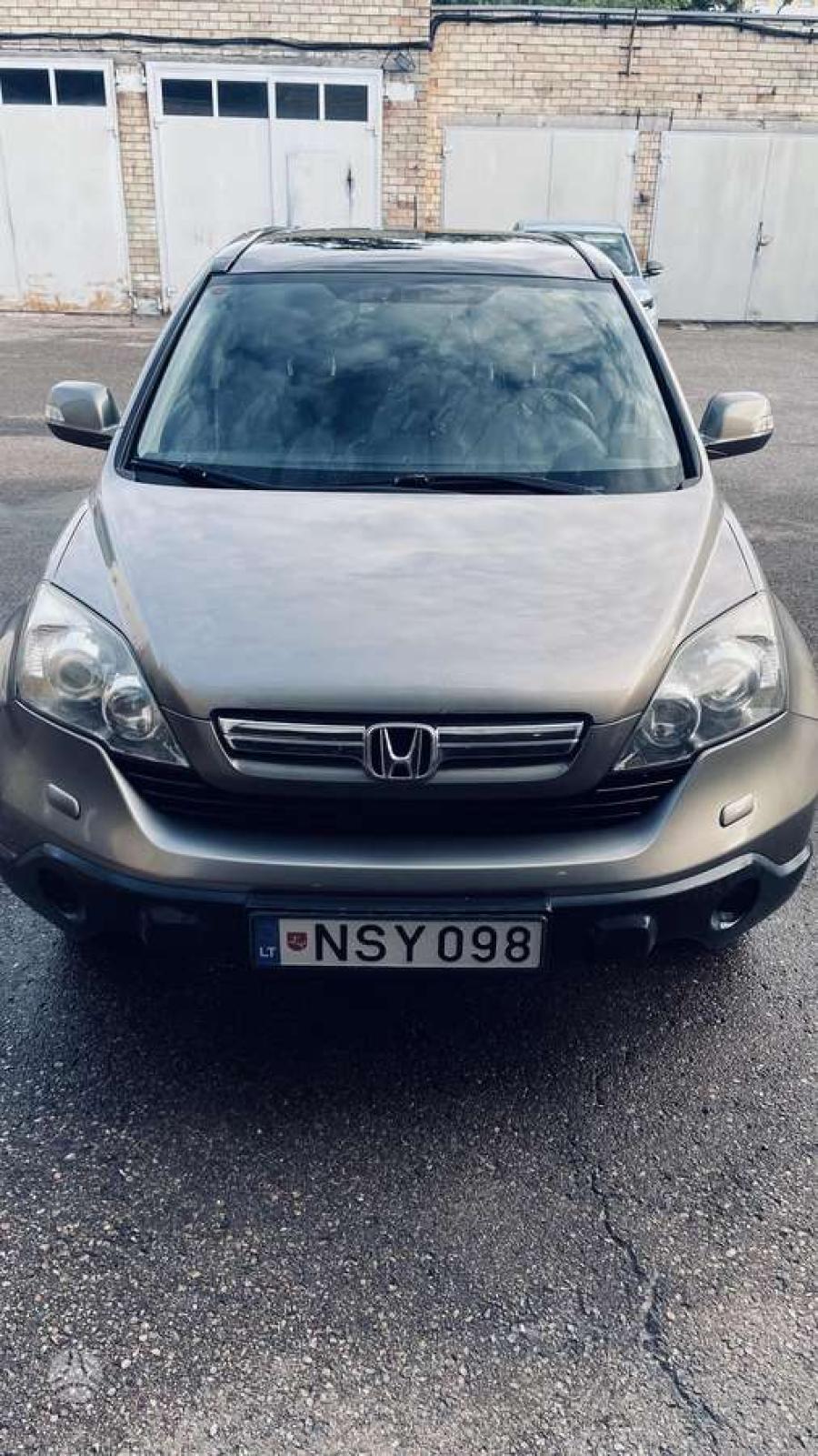 Grey Honda CR-V 2008 in Vilnius, with an engine capacity of 2.00 L and mileage of 291 thousand km for 3500 €, photo 1 on AUTOMOTO.COM.LV