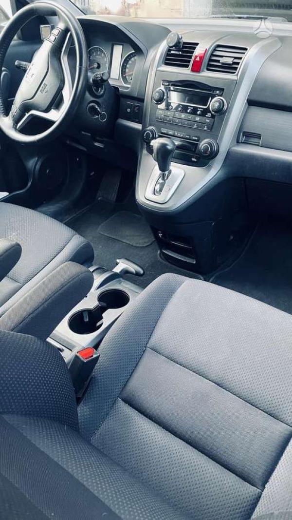 Pelēks Honda CR-V 2008 Viļņa, ar dzinēja tilpumu 2.00 L un nobraukumu 291 tūkst. km par 3500 €, foto 7 vietnē AUTOMOTO.COM.LV