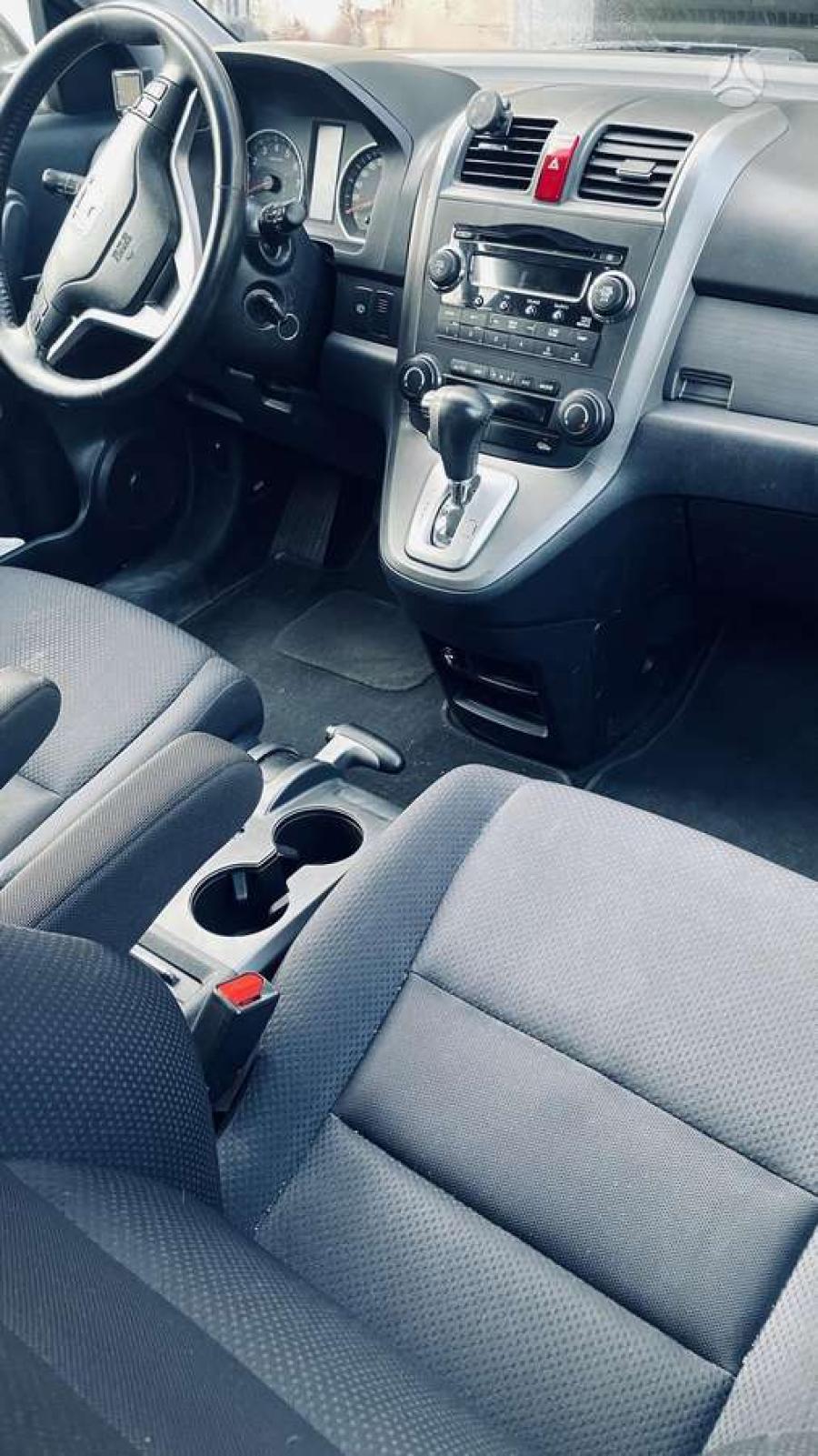 Grey Honda CR-V 2008 in Vilnius, with an engine capacity of 2.00 L and mileage of 291 thousand km for 3500 €, photo 8 on AUTOMOTO.COM.LV