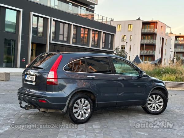 Pelēks Honda CR-V 2008 Tallina, ar dzinēja tilpumu 2.00 L un nobraukumu 259 tūkst. km par 4650 €, foto 9 vietnē AUTOMOTO.COM.LV