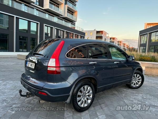 Pelēks Honda CR-V 2008 Tallina, ar dzinēja tilpumu 2.00 L un nobraukumu 259 tūkst. km par 4650 €, foto 10 vietnē AUTOMOTO.COM.LV