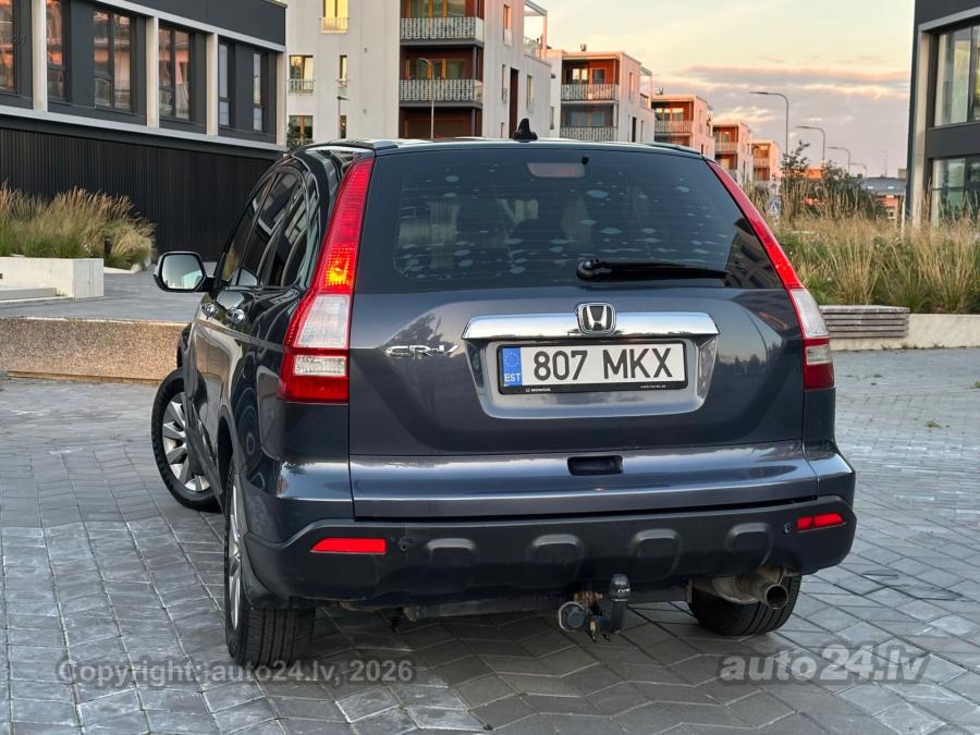 Pelēks Honda CR-V 2008 Tallina, ar dzinēja tilpumu 2.00 L un nobraukumu 259 tūkst. km par 4650 €, foto 11 vietnē AUTOMOTO.COM.LV