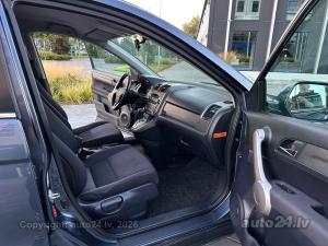 Pelēks Honda CR-V 2008 Tallina, ar dzinēja tilpumu 2.00 L un nobraukumu 259 tūkst. km par 4650 €, foto 18 vietnē AUTOMOTO.COM.LV