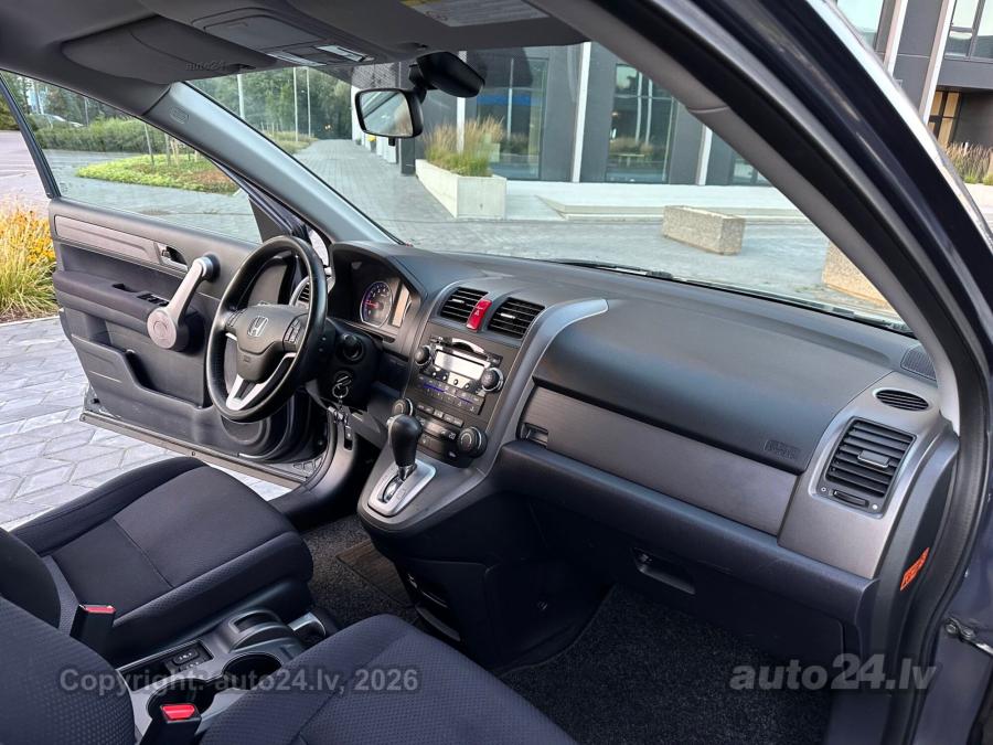 Pelēks Honda CR-V 2008 Tallina, ar dzinēja tilpumu 2.00 L un nobraukumu 259 tūkst. km par 4650 €, foto 19 vietnē AUTOMOTO.COM.LV