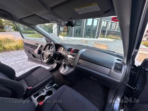 Pelēks Honda CR-V 2008 Tallina, ar dzinēja tilpumu 2.00 L un nobraukumu 259 tūkst. km par 4650 €, foto 20 vietnē AUTOMOTO.COM.LV