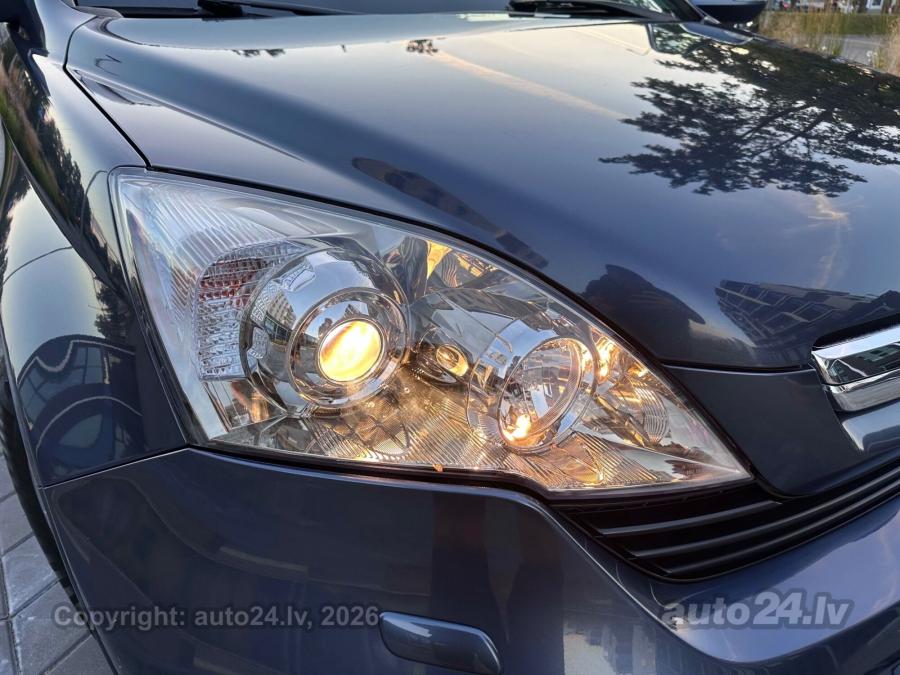 Pelēks Honda CR-V 2008 Tallina, ar dzinēja tilpumu 2.00 L un nobraukumu 259 tūkst. km par 4650 €, foto 24 vietnē AUTOMOTO.COM.LV