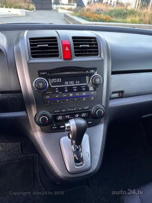 Pelēks Honda CR-V 2008 Tallina, ar dzinēja tilpumu 2.00 L un nobraukumu 259 tūkst. km par 4650 €, foto 25 vietnē AUTOMOTO.COM.LV