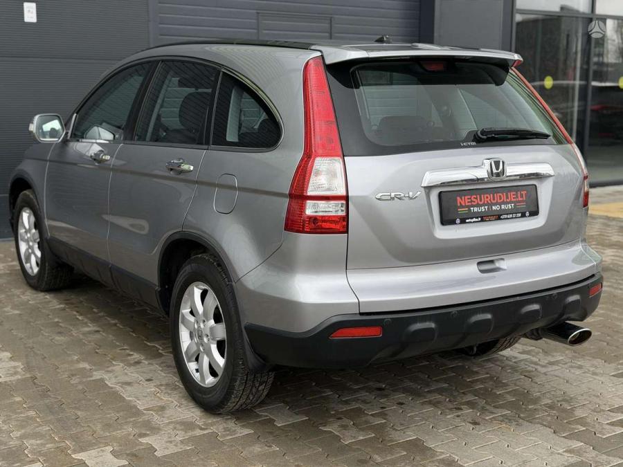 Pelēks Honda CR-V 2008 Viļņa, ar dzinēja tilpumu 2.20 L un nobraukumu 148 tūkst. km par 8888 €, foto 4 vietnē AUTOMOTO.COM.LV