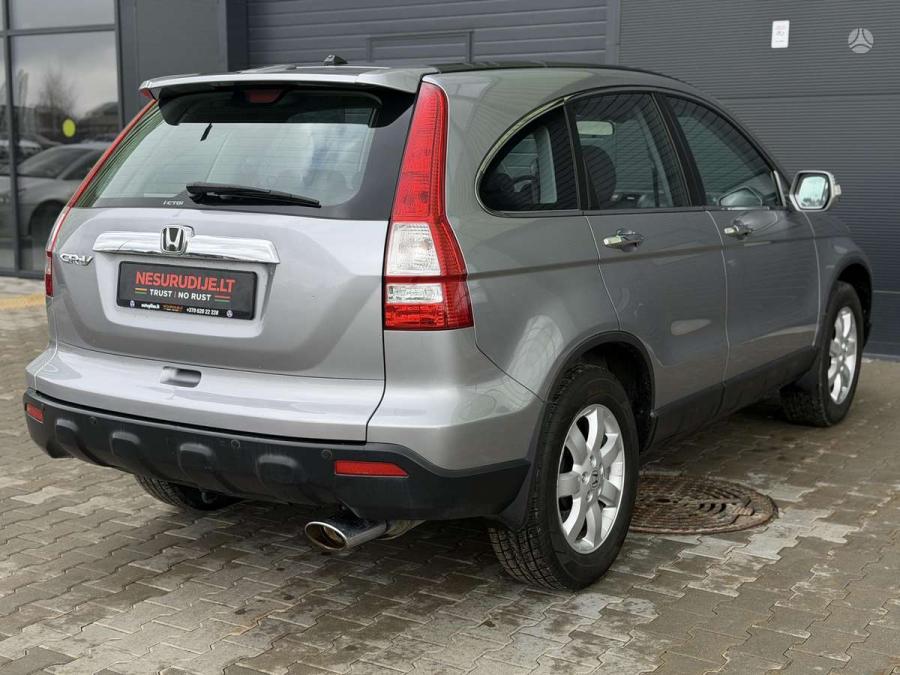 Pelēks Honda CR-V 2008 Viļņa, ar dzinēja tilpumu 2.20 L un nobraukumu 148 tūkst. km par 8888 €, foto 5 vietnē AUTOMOTO.COM.LV