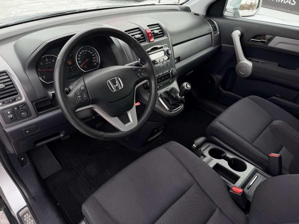 Grey Honda CR-V 2008 in Vilnius, with an engine capacity of 2.20 L and mileage of 148 thousand km for 8888 €, photo 8 on AUTOMOTO.COM.LV